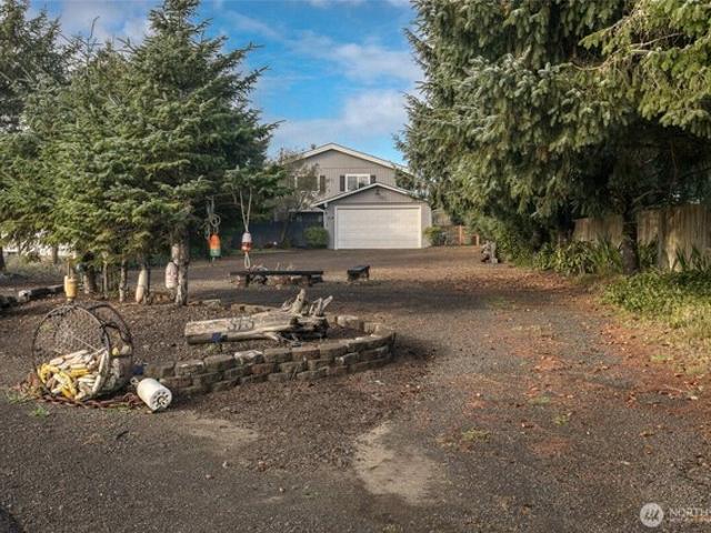 373 Sand Dune Ave NW, Ocean Shores, WA 98569