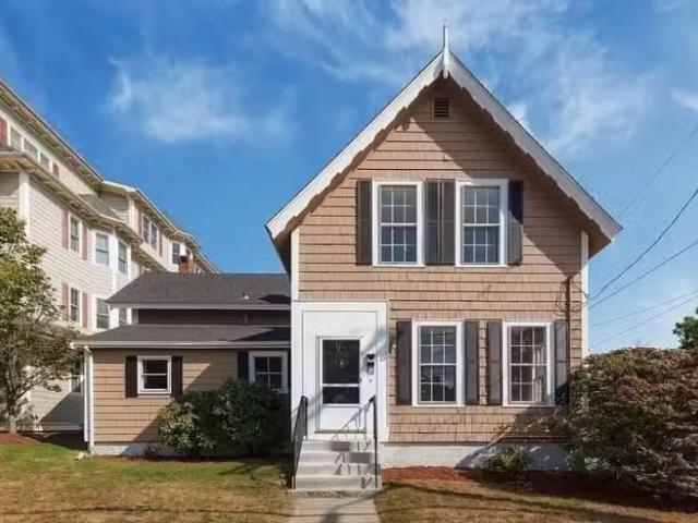 373 Pleasant St, Melrose, MA 02176 MLS# 73307623