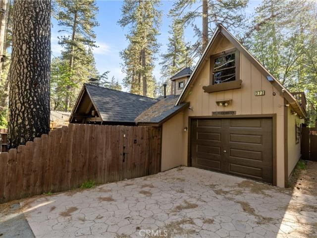 373 Redwood Lane