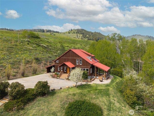 373 Rendezvouz Rd, Winthrop, WA 98862
