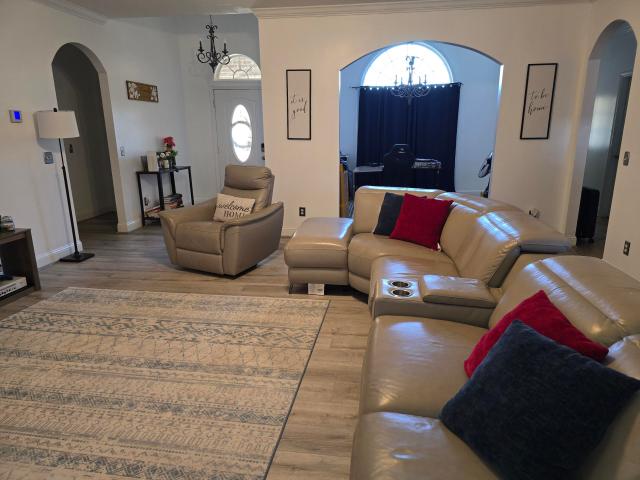 373 Renon LN