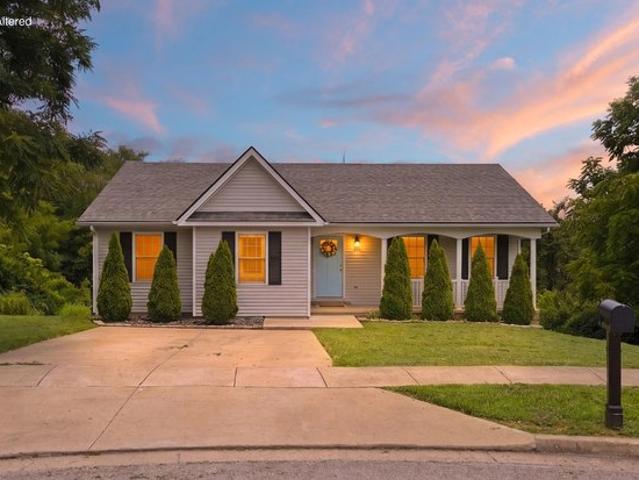 373 Village Dr, Berea, KY 40403