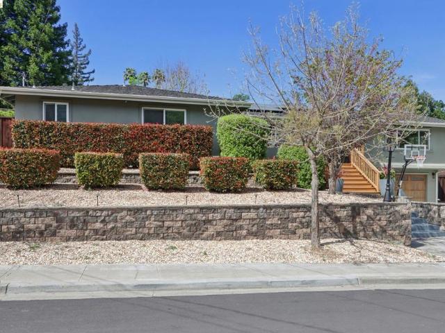 3744 Northridge Dr