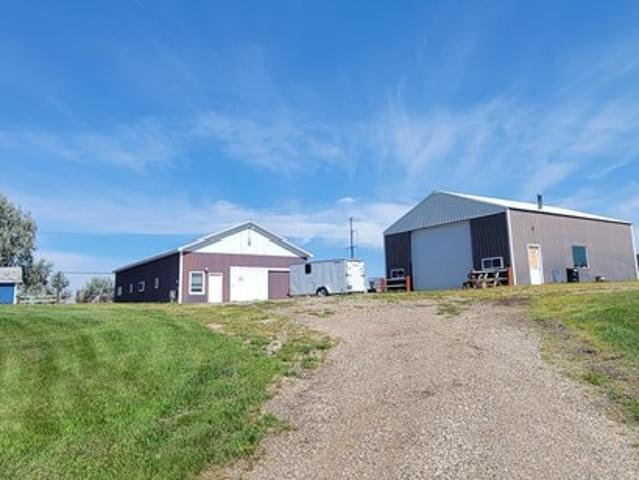 3744 Roughrider Ln N, Mandan, ND 58554