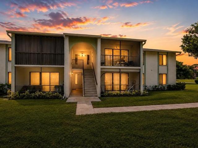 3744 Savoy Ln Apt E2, West Palm Beach, FL 33417
