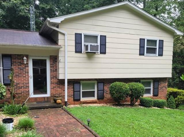 3745 Windhaven Dr NW, Conover, NC 28613