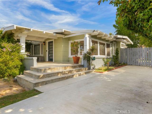 3746 Ocean View Ave, Los Angeles, CA 90066 | MLS #PW26076 | Compass