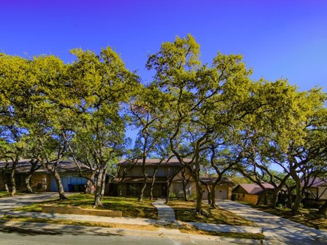 3746 Litchfield Dr, San Antonio, TX 78230
