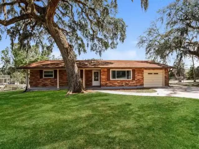3746 Palm Dr, Leesburg, FL 34748 MLS O6302894