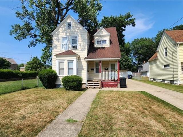3747 Bosworth Rd, Cleveland, OH 44111