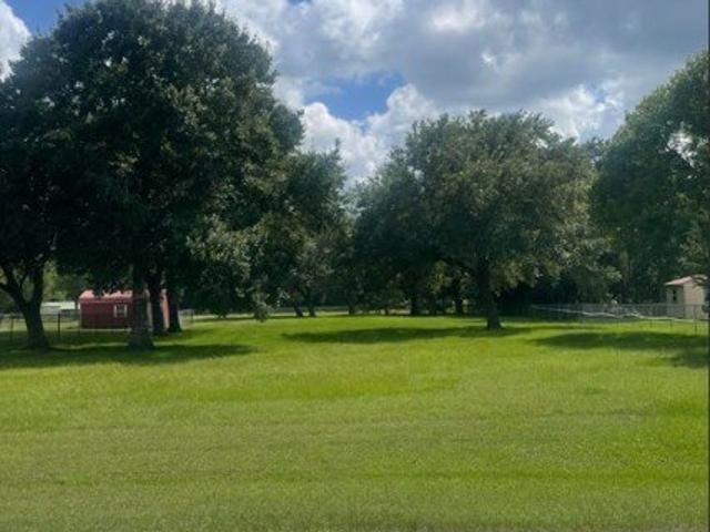 3747 Country Rd # 962, Alvin, TX 77511