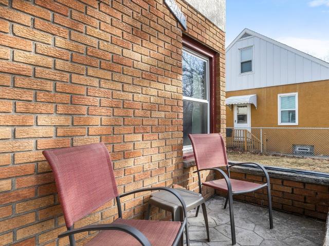 3747 2nd Street NE