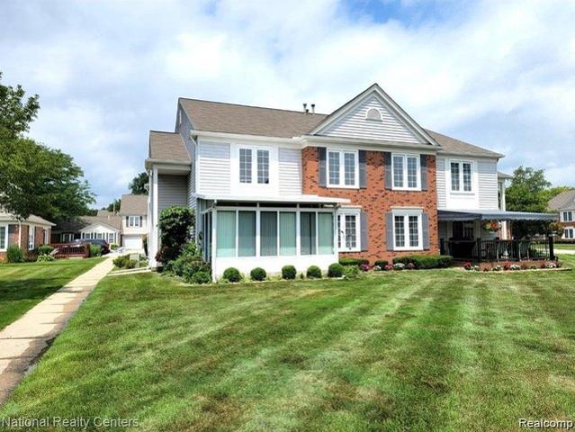 37485 Stonegate Cir Unit 75, Clinton Township, MI 48036