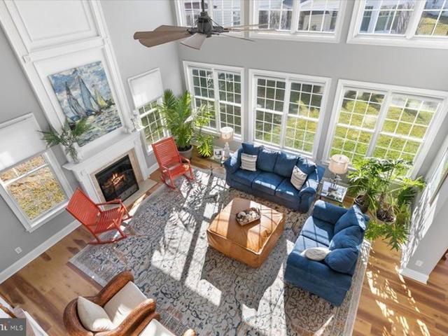37486 Seaside Dr, Ocean View, DE 19970