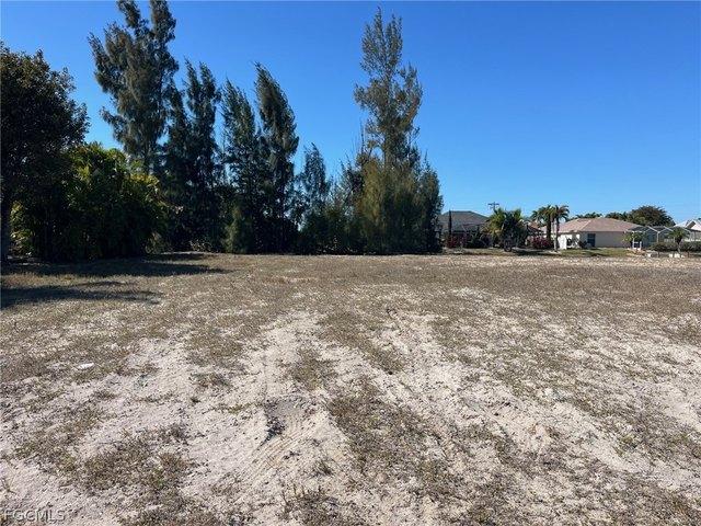3748 SW 11th Pl, Cape Coral, FL 33914