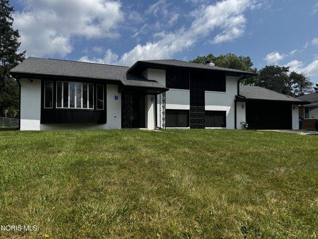 3748 S Beverly Hills Dr, Toledo, OH 43614