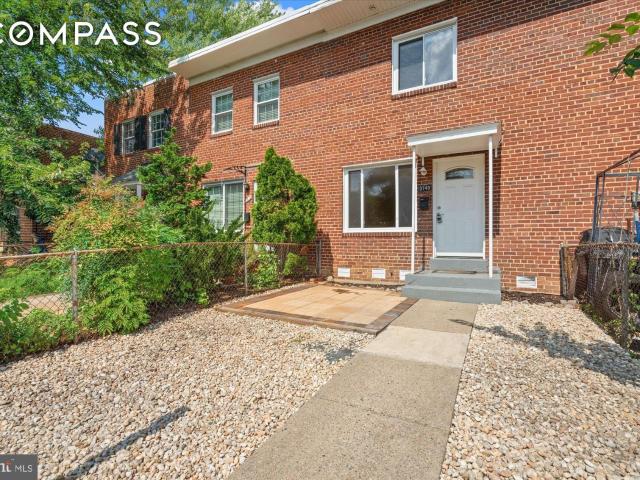 3749 Mark Dr, Alexandria, VA