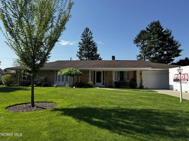 3749 N Beverly Hills Dr, Toledo, OH 43614