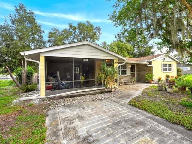37401 Turner Dr, Umatilla, FL 32784