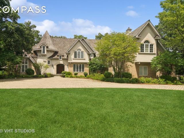 3740 Deerwood Dr, Long Grove, IL