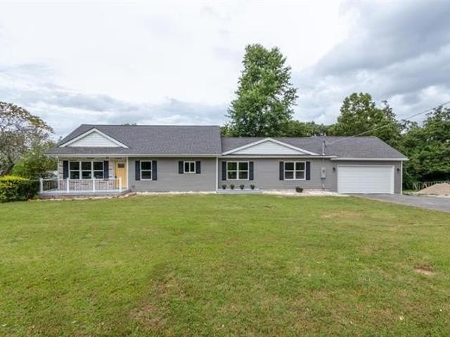 3740 Flucom Rd, De Soto, MO 63020