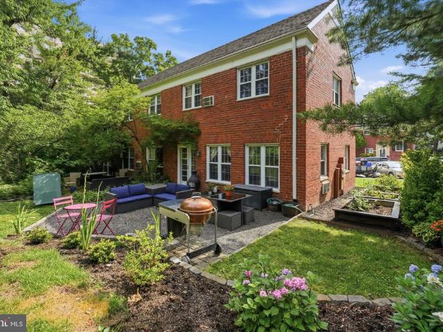 3740 Holmes Lane