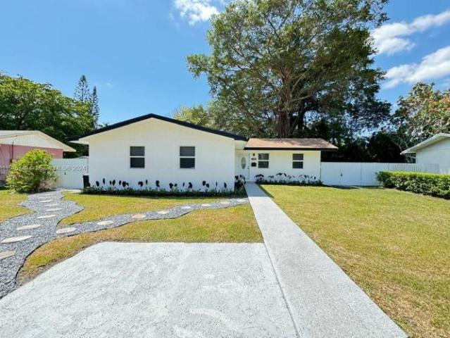 3740 Percival Ave, Miami, FL 33133