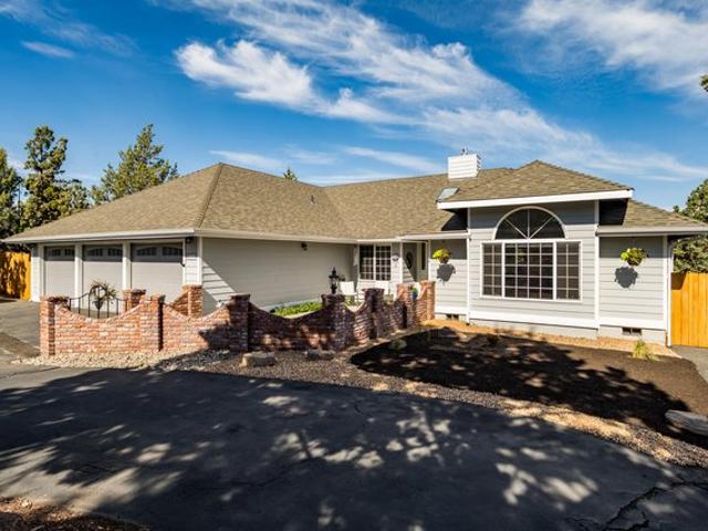 3740 SW 35th St, Redmond, OR 97756