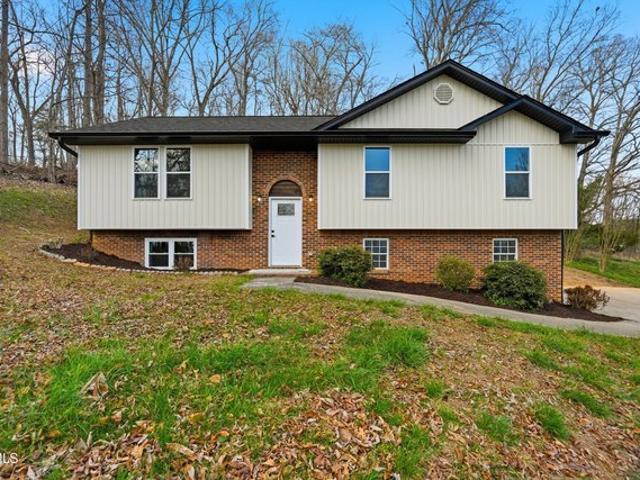 3740 Thorngrove Dr, Kingsport, TN 37660