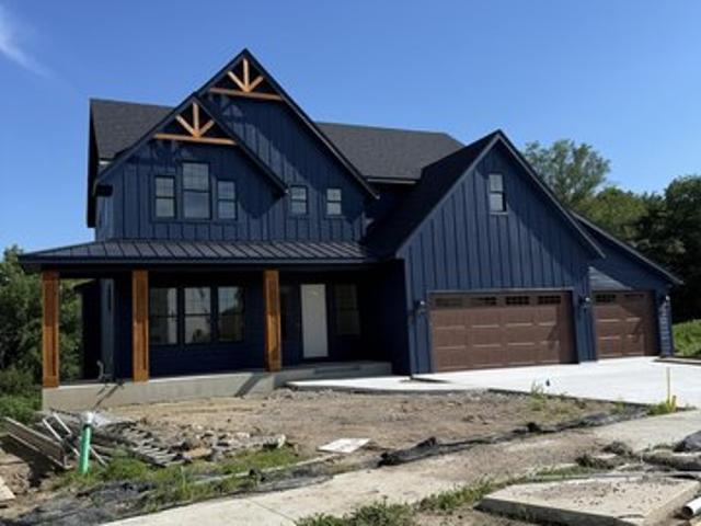 3741 Brookside Dr, Chaska, MN 55318