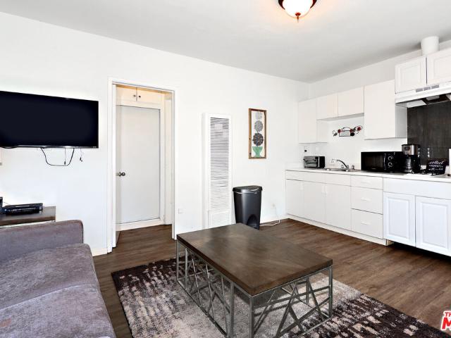 3743 McLaughlin Ave, Unit 11, Los Angeles, CA 90066 | Compass