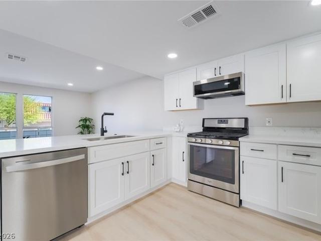 3743 Colonial Dr, Las Vegas, NV 89121