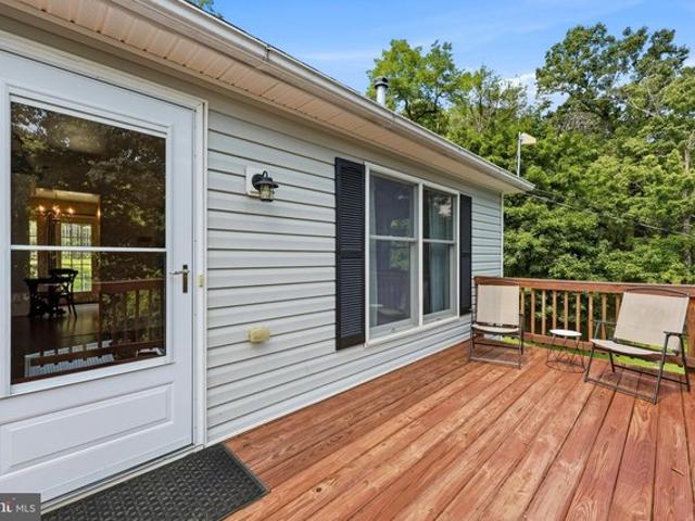 374 Columbia St, Harpers Ferry, WV 25425