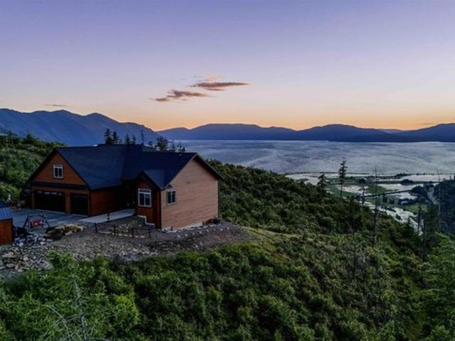 374 Carbine Dr, Clark Fork, ID 83811