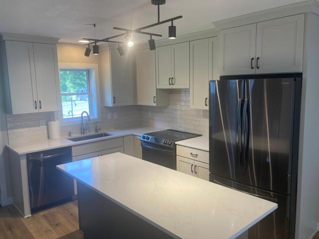 374 Cherry Street W