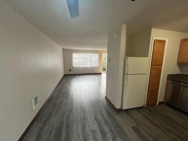 #374 CREEKSIDE APARTMENTS 2 Bedroom Apartment for Rent at 4910 Sw 45th Ave, Portland, OR 97221 Bridlemile