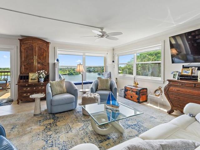 374 Golfview Rd Apt 405, North Palm Beach, FL 33408