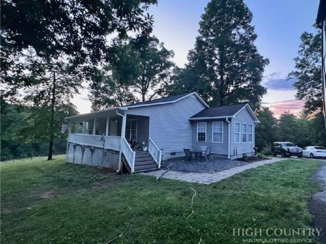 374 Deer Ln, Union Grove, NC 28689