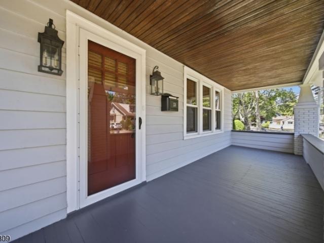 374 Diamond Bridge Ave
