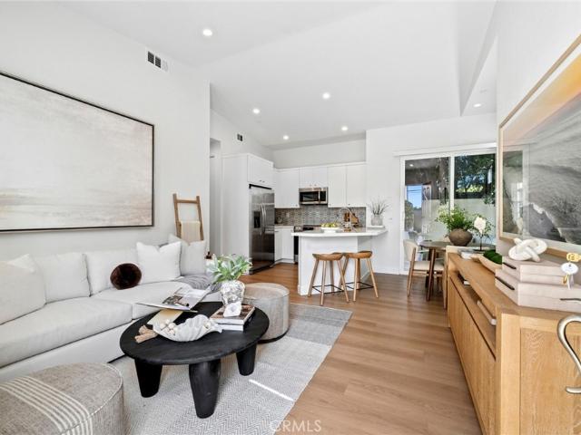 374 Hamilton St B103