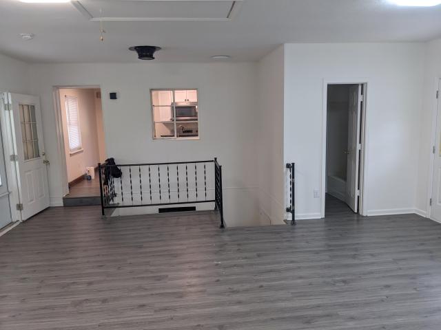 374 old cross rd w