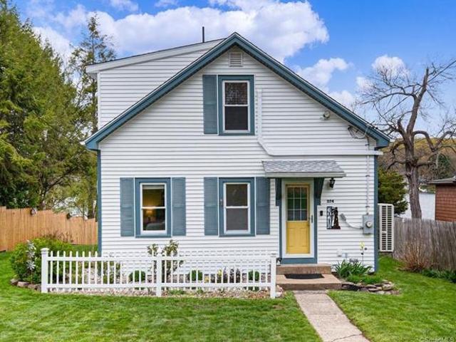374 Lake Plymouth Blvd, Plymouth, CT 06782