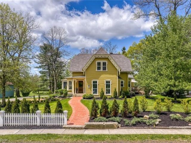 374 N Main St, Hudson, OH 44236