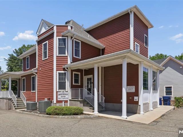 374 Summit Avenue