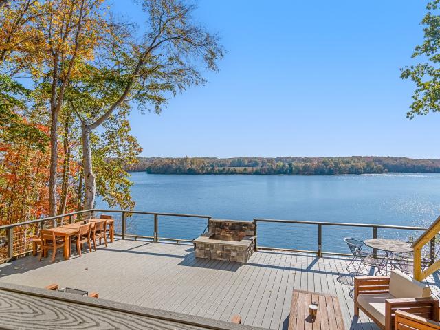 374 Ridgefield Cir