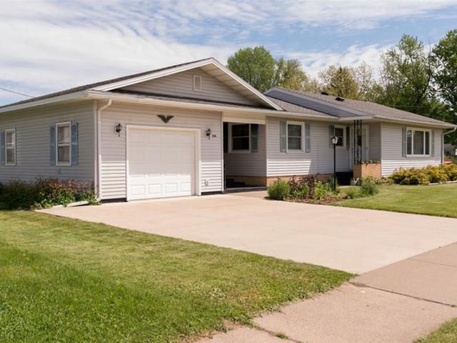 374 W Vine St, Mondovi, WI 54755