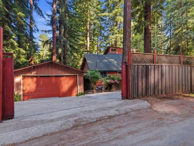 374 Teilh Dr, Boulder Creek, CA 95006