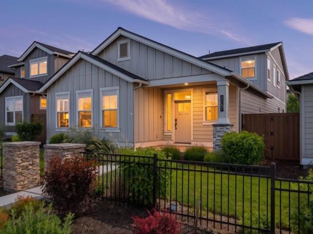 3757 NE Petrosa Ave, Bend, OR 97701