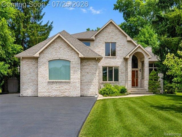 3757 Bendelow Rd, Rochester Hills, MI 48307