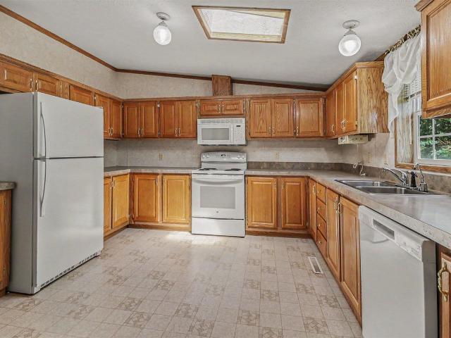 3757 W Woodview Drive